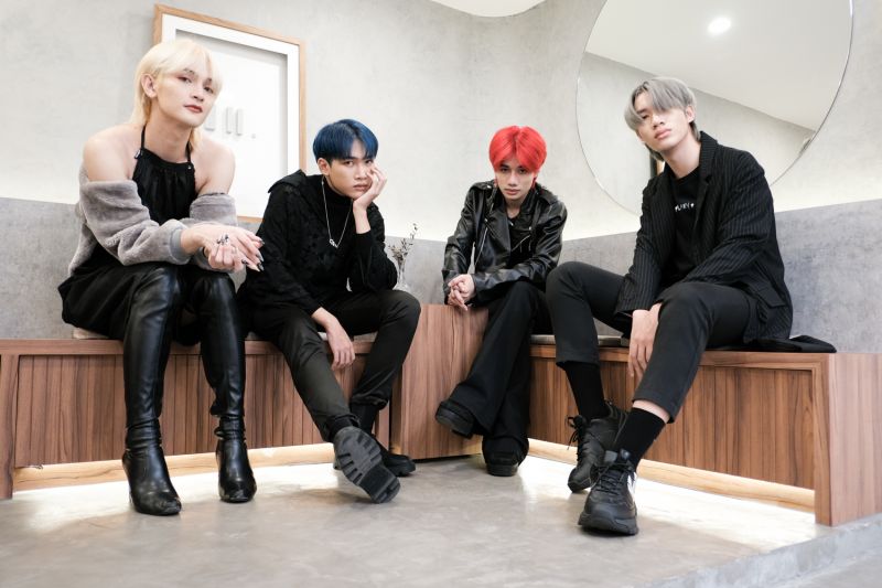 Thai LGBTQ BAND'4MIX' has been nominated for the People's Choice Awards ...